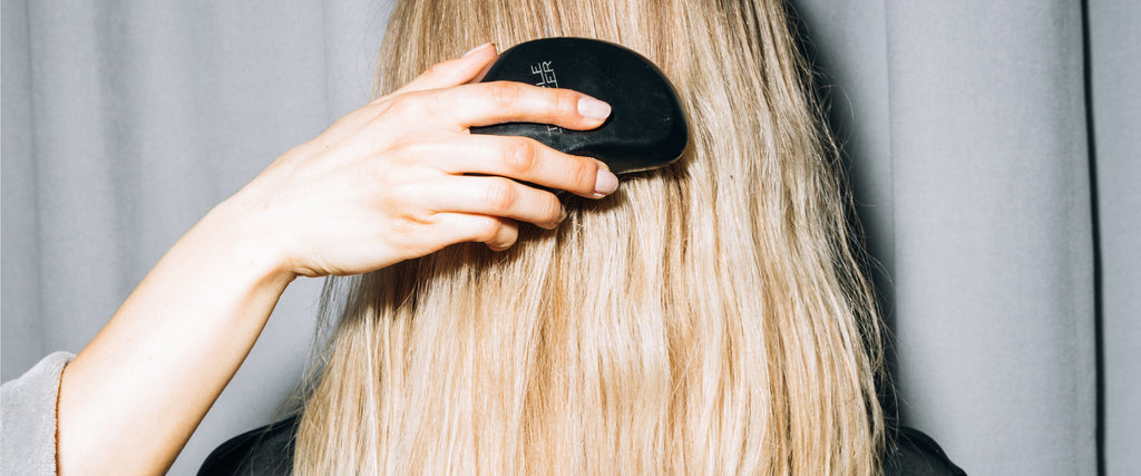 Frizz-Free Hair: How to tame your frizzy hair | K18 hair